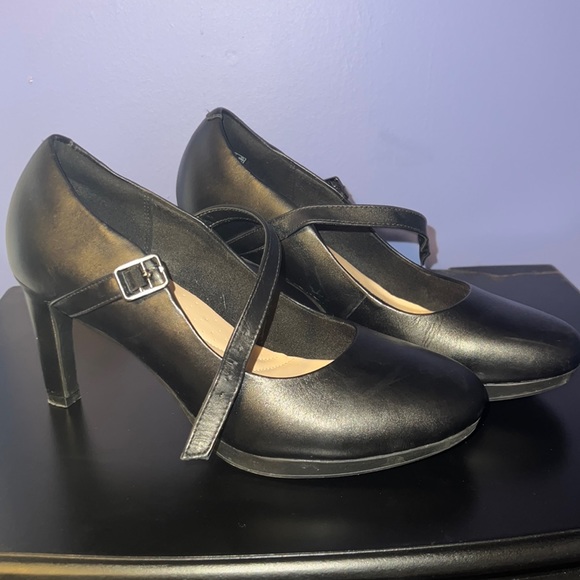 Clarks | Shoes | Clarks Amber Shine Pump Worn Once For Flight ...